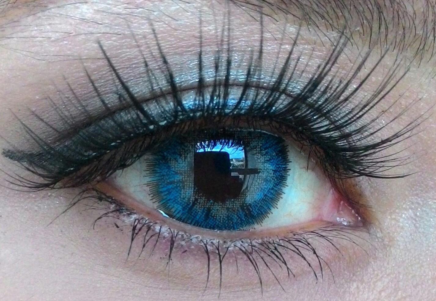 Create a Dolly-Inspired Look with Hybrid Blue Colored Contacts – UNIQSO